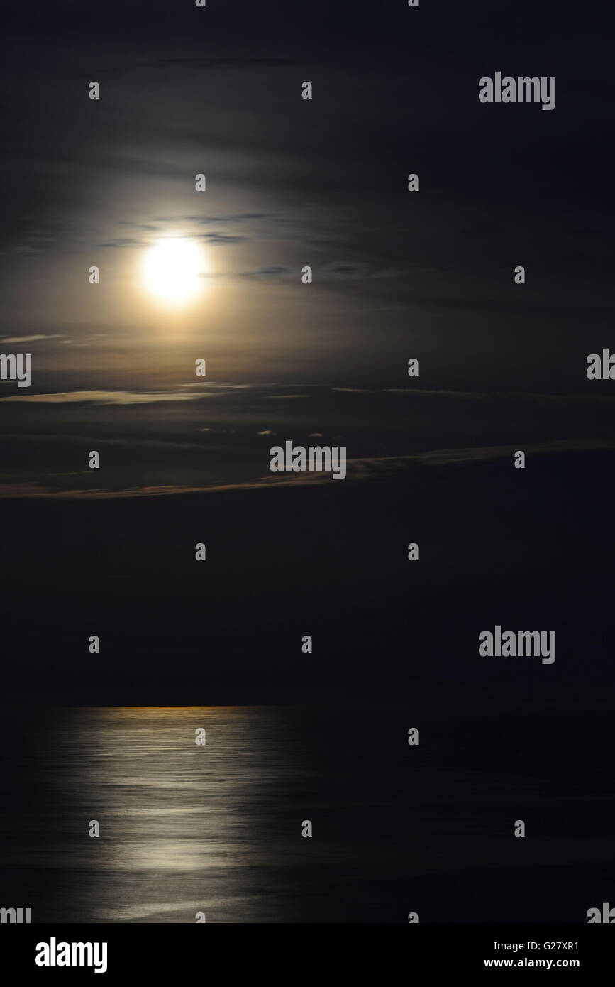 Moon sea waves hi-res stock photography and images - Alamy