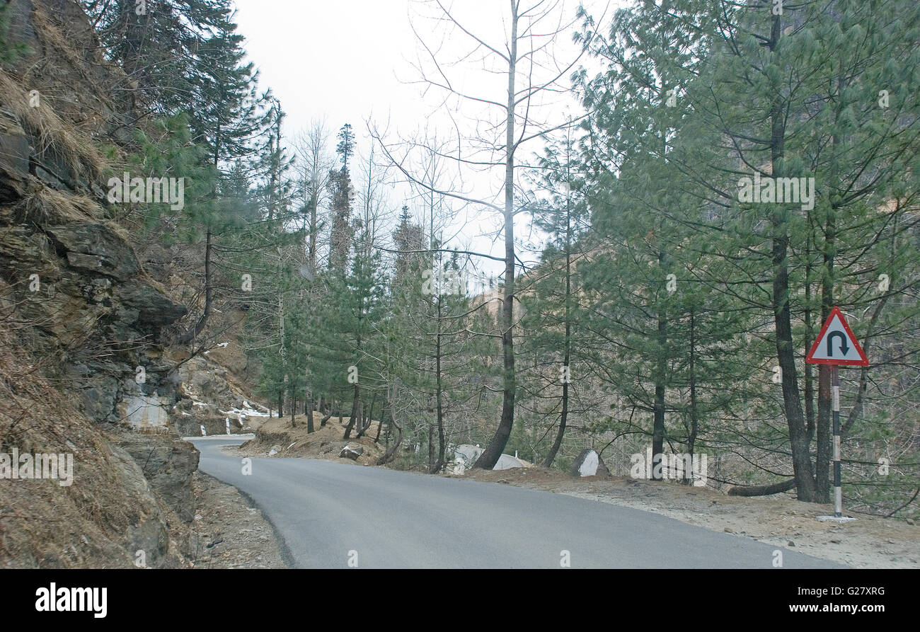 Mall road manali hi-res stock photography and images - Alamy
