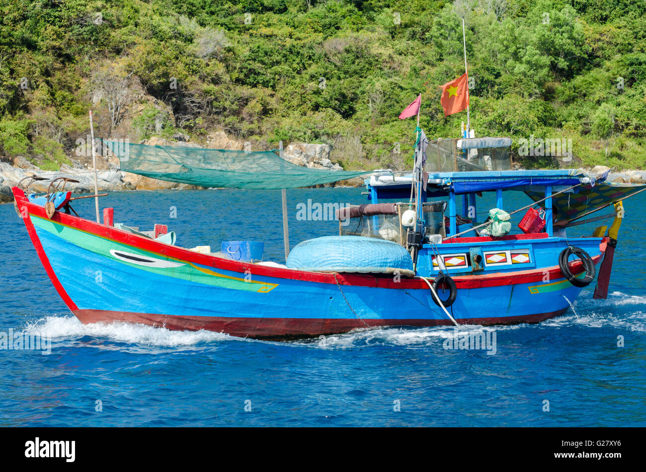 Vietnamese fishing boa Stock Photo - Alamy