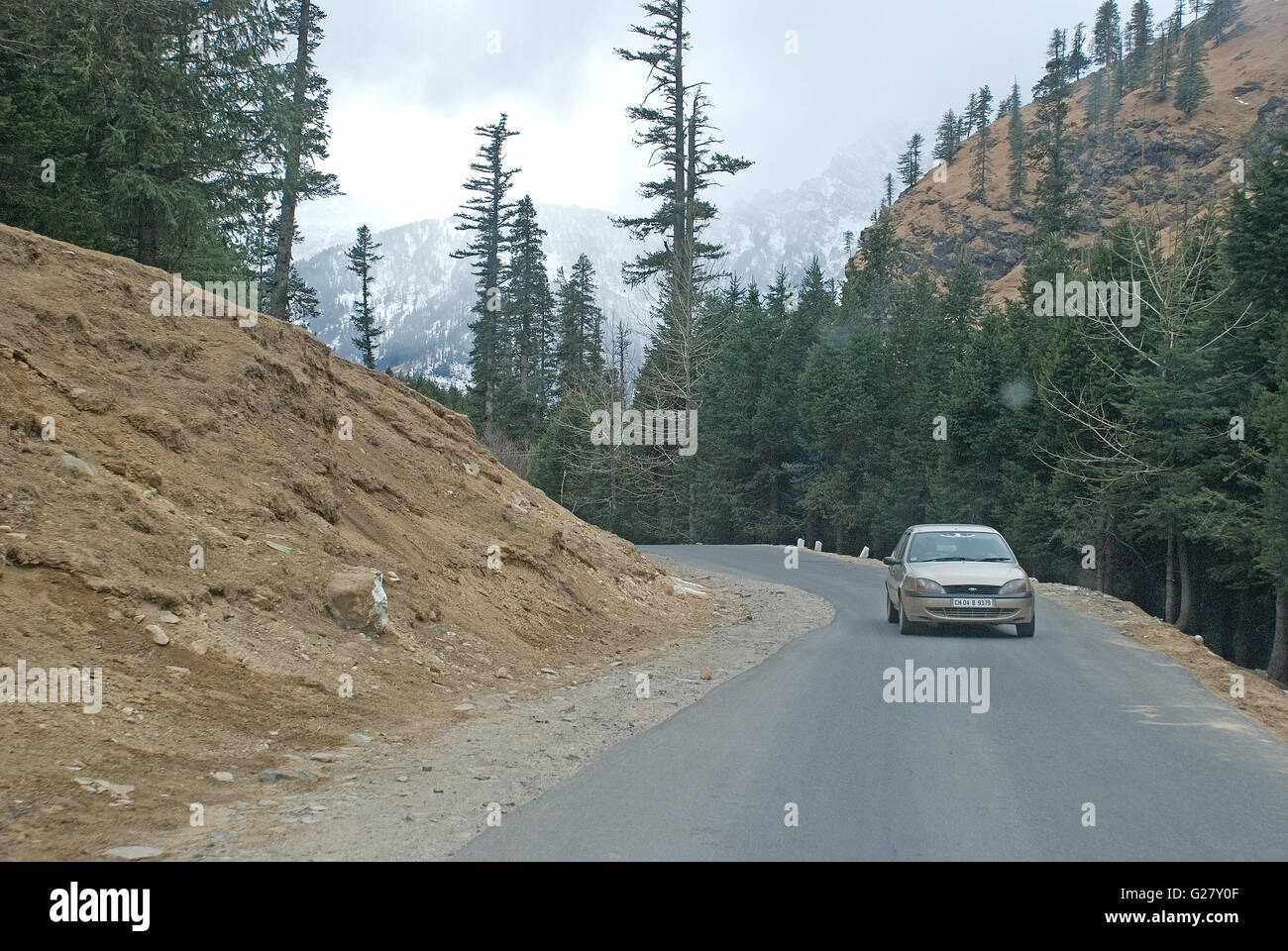 Beautiful Himalayan road of Manali to Leh, towards Rohtang Pass, Manali ...