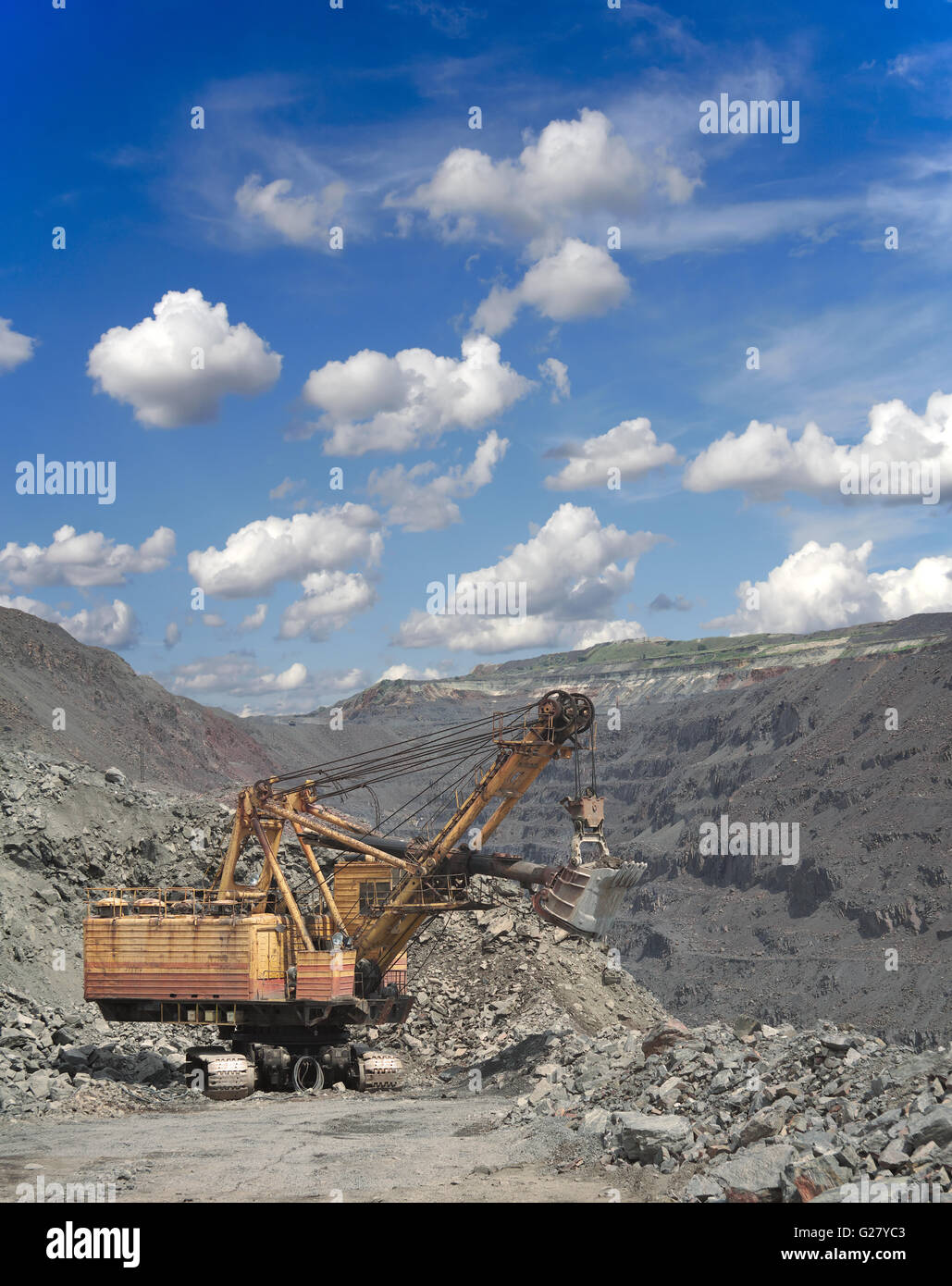 Large excavator hi-res stock photography and images - Alamy