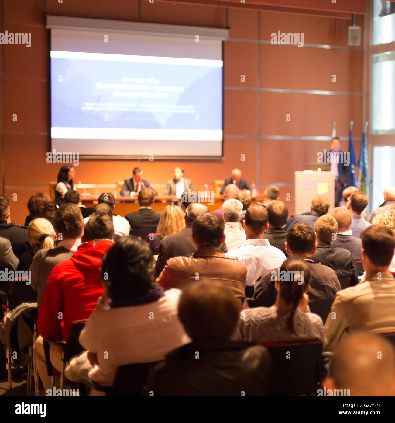 Audience in conference hall hi-res stock photography and images - Alamy