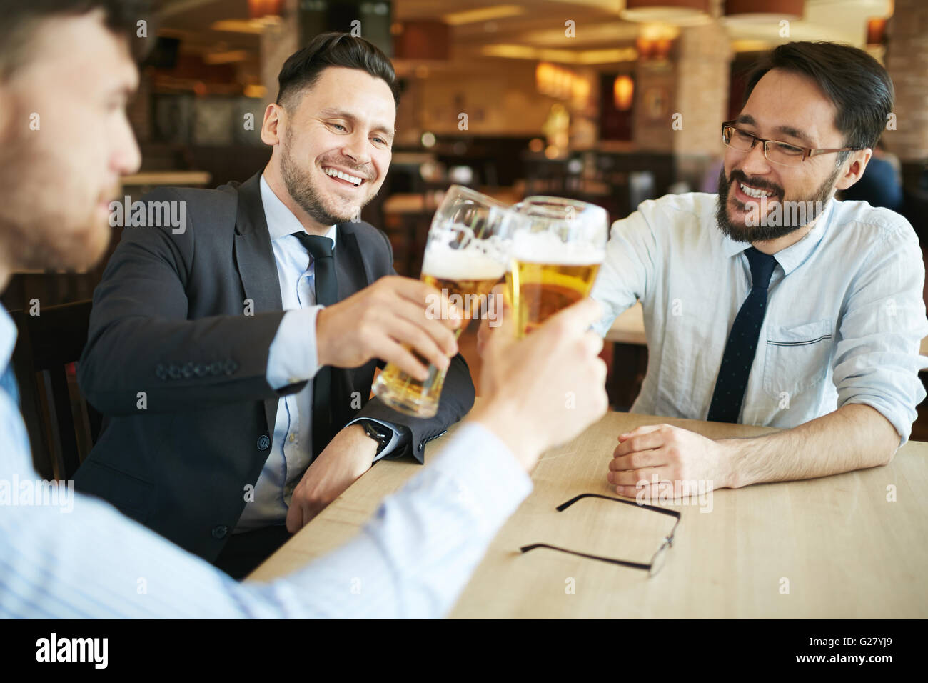 Beer toast hi-res stock photography and images - Alamy