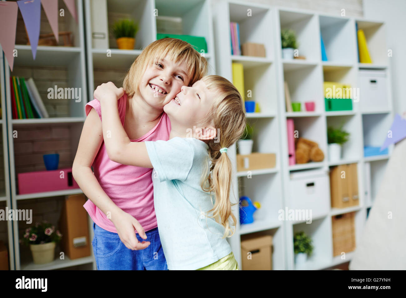 Sister people hi-res stock photography and images - Alamy