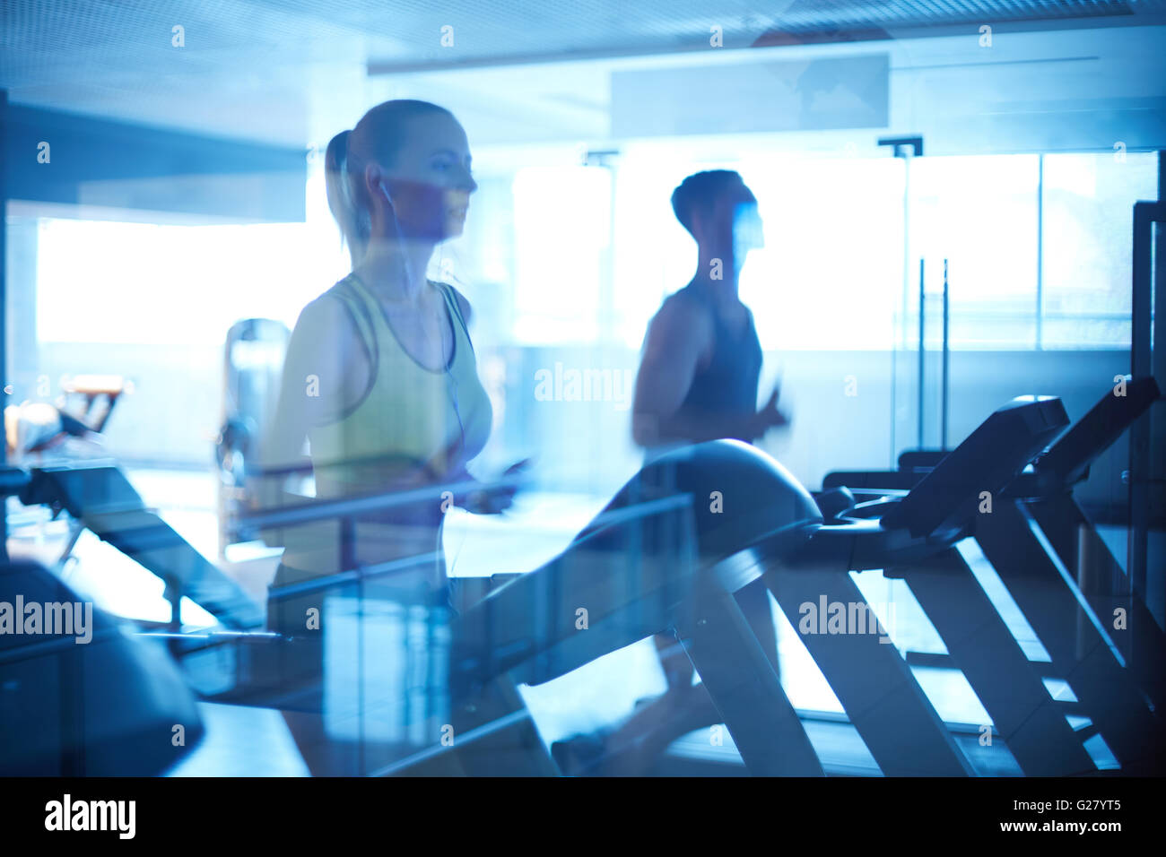 Woman man running practice hi-res stock photography and images - Alamy