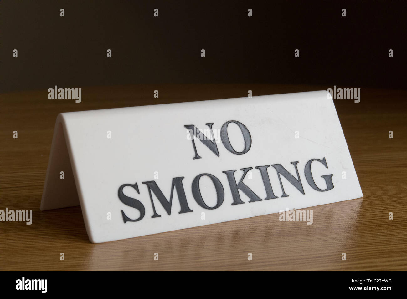 No smoking sign on table hi-res stock photography and images - Alamy