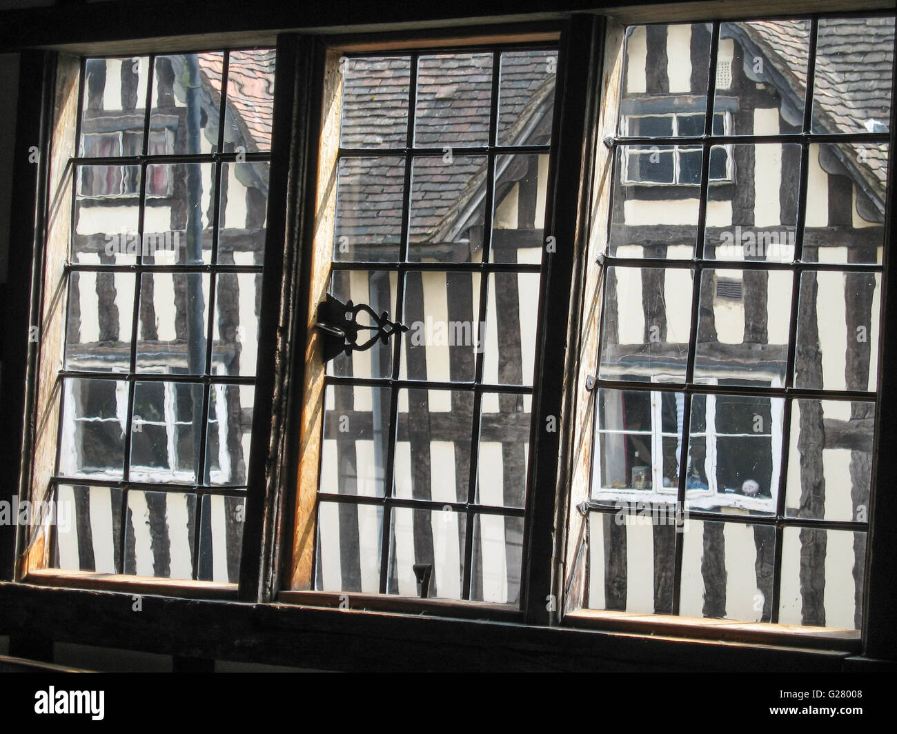 Tudor Lead Window High Resolution Stock Photography and Images - Alamy