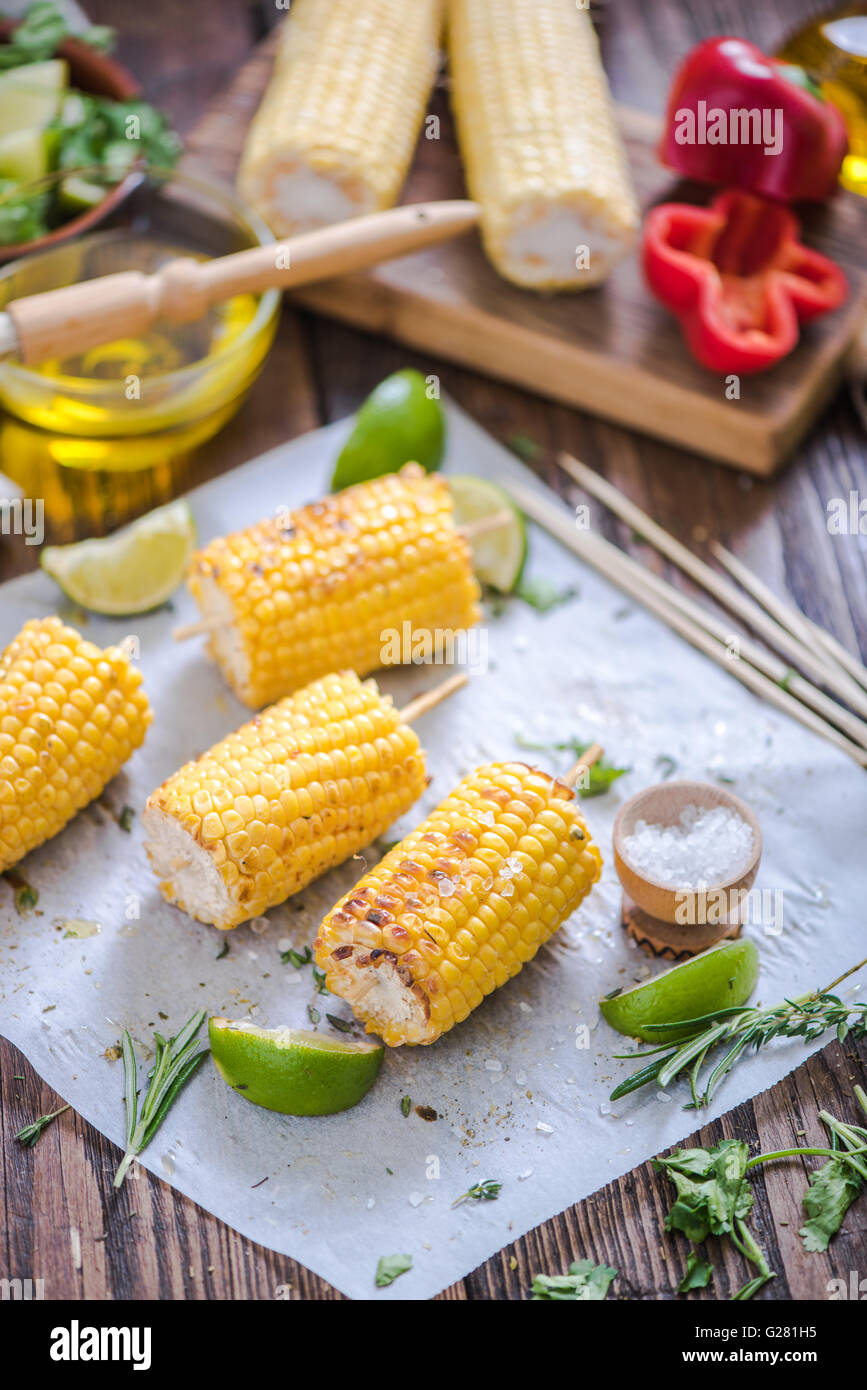 Sweet corn cob grilled hi-res stock photography and images - Alamy