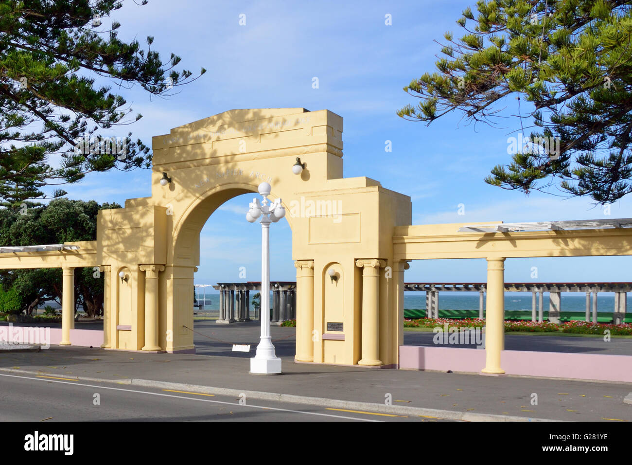 Art Deco Arch & Colonnade Stock Photo - Alamy