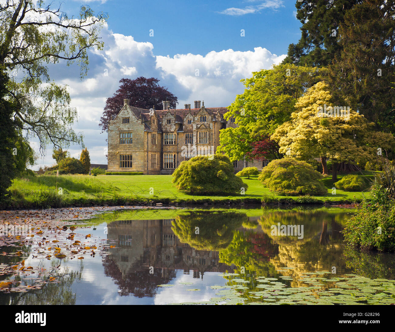Wakehurst Place Stock Photos & Wakehurst Place Stock Images - Alamy