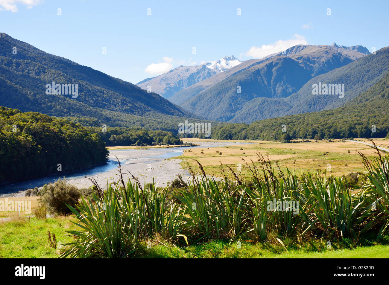 Flat pass hi-res stock photography and images - Alamy