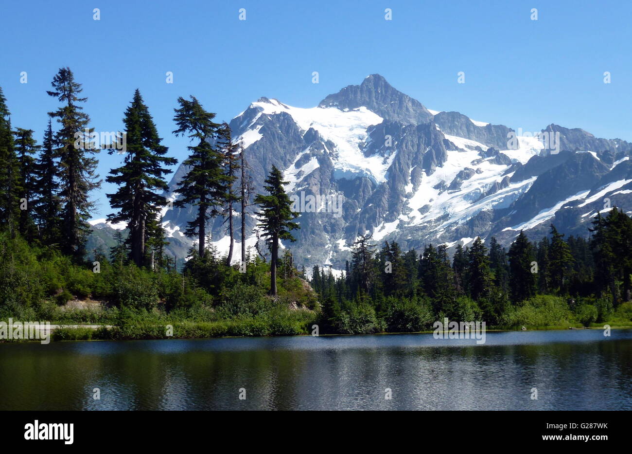 Picture lake mt baker hi-res stock photography and images - Alamy