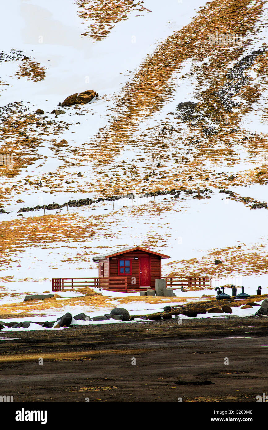 Red Cabin House Stock Photo - Alamy