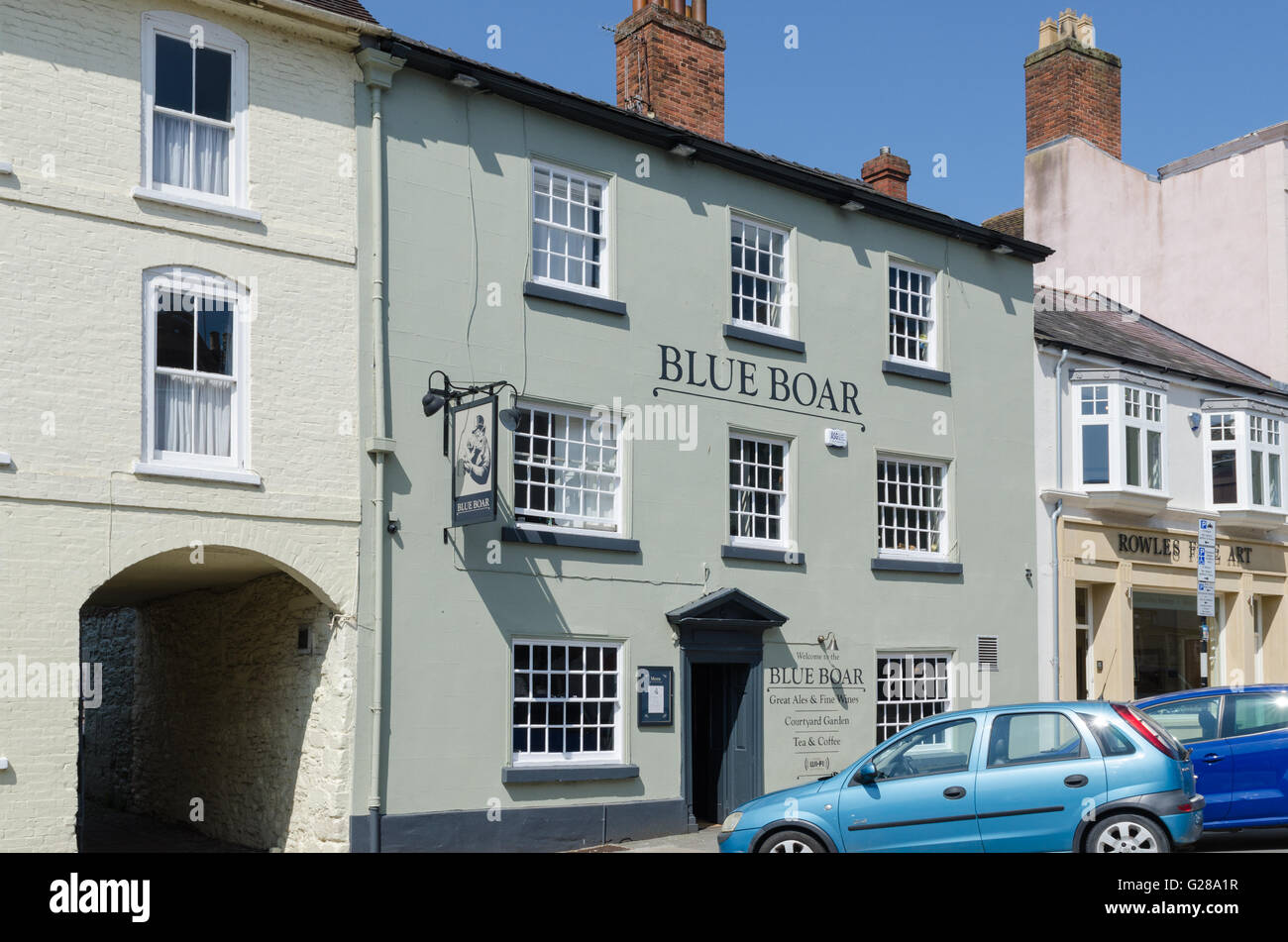 Blue boar pub hi-res stock photography and images - Alamy