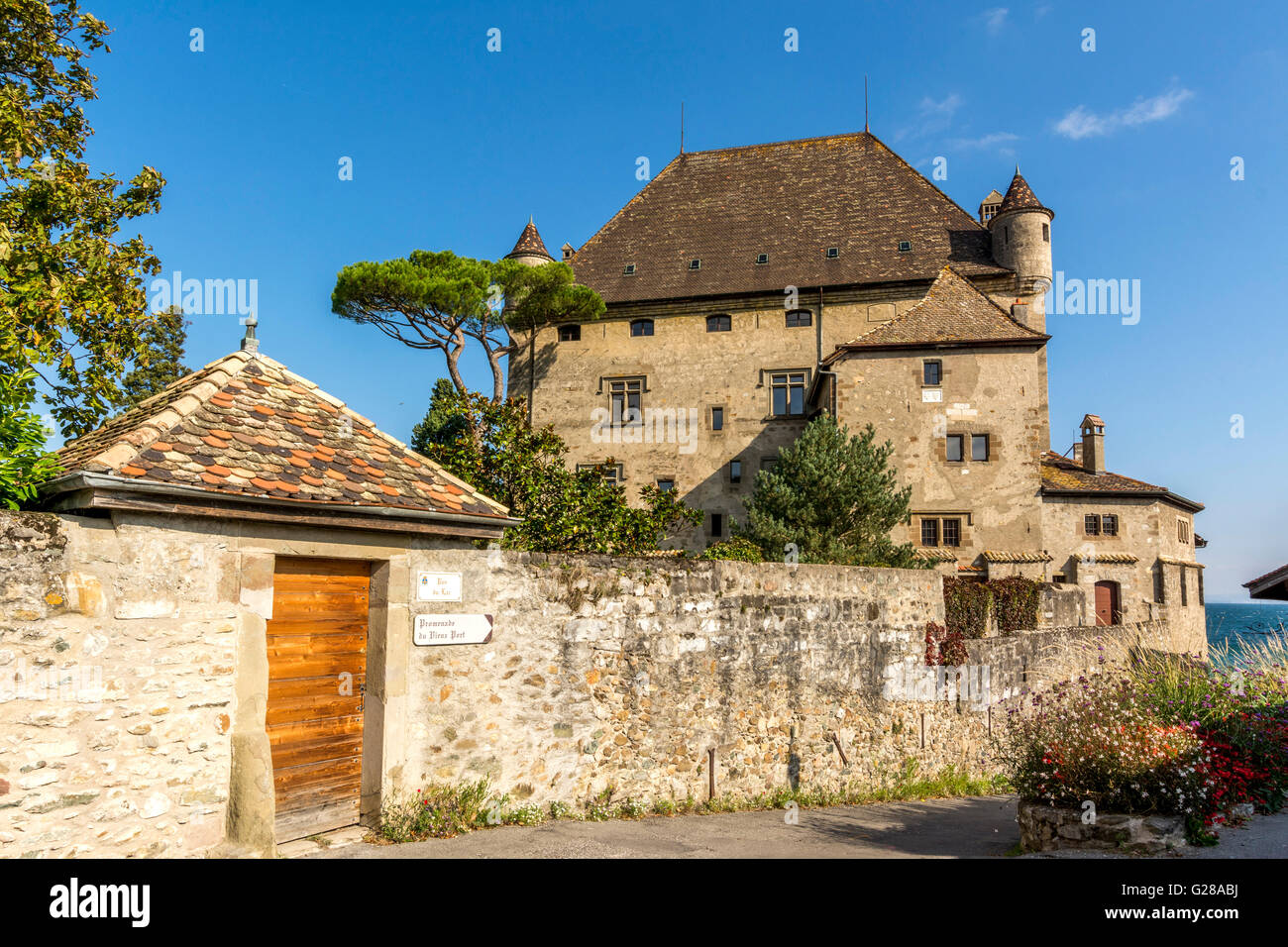 Yvoire hi-res stock photography and images - Alamy