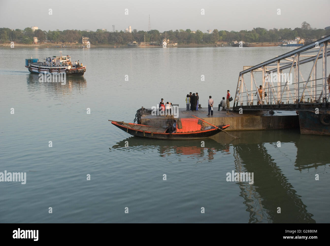 Wood boats india hi-res stock photography and images - Alamy