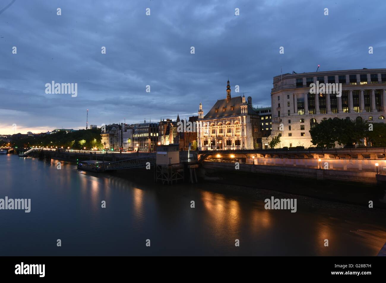Embankment, London River Thames Stock Photo - Alamy