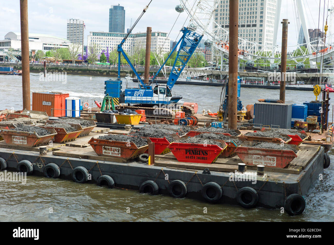 Industrial floating platform on the River Thames Stock Photo - Alamy