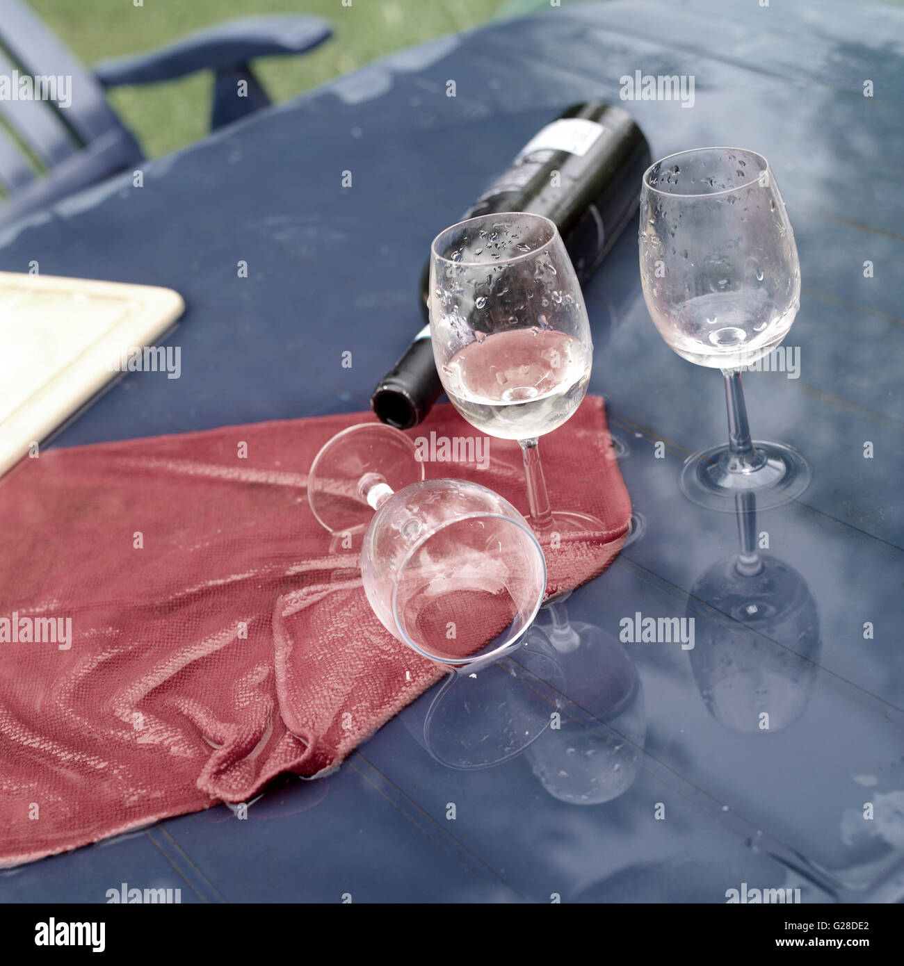 Alcohol bottles party table hi-res stock photography and images - Alamy