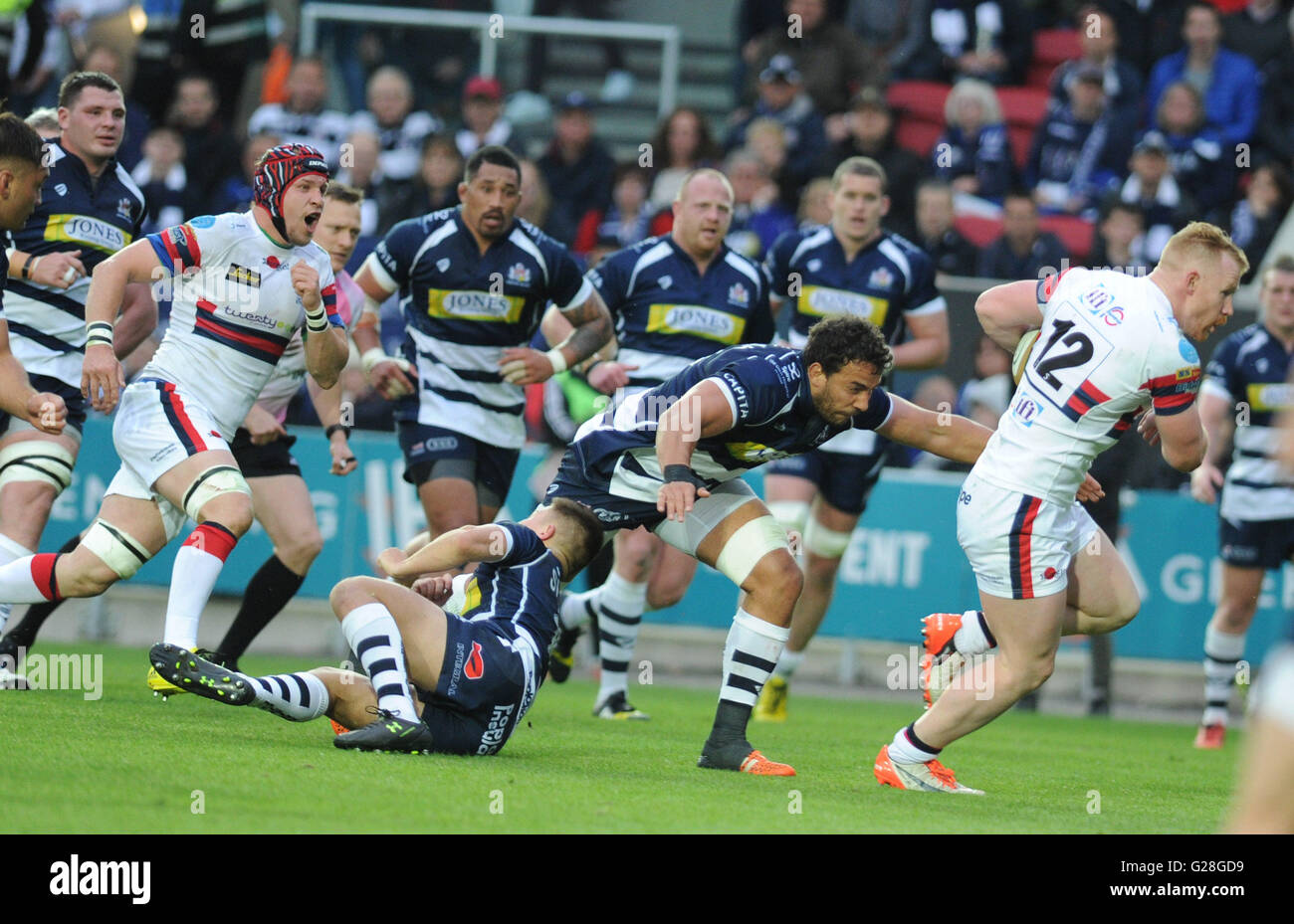 Doncaster knights will hurrell scores hi-res stock photography and ...
