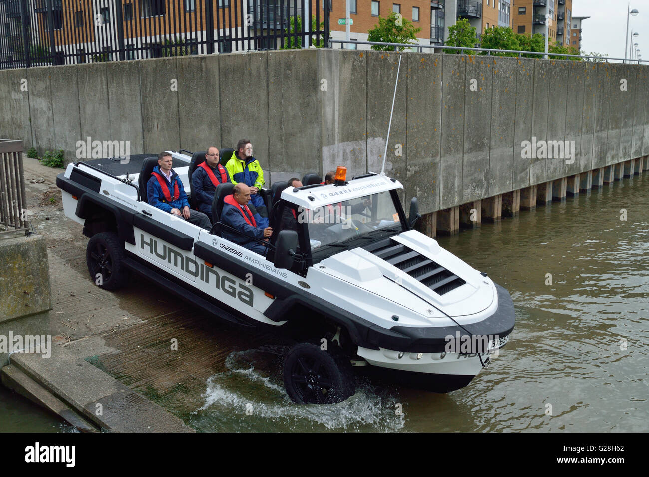 Gibbs Amphibians Hundinga amphibious utility vehicle undergoing trials ...