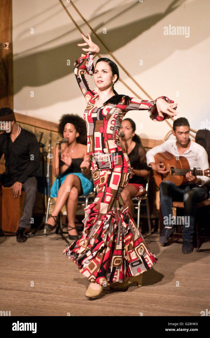 Female flamenco dancer hi-res stock photography and images - Alamy