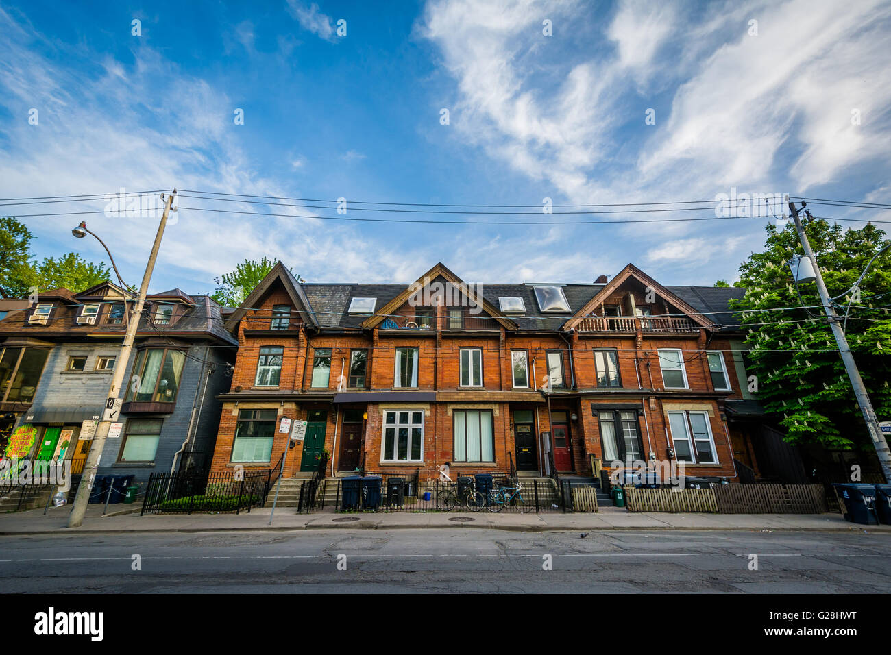 Canada row houses hi-res stock photography and images - Alamy