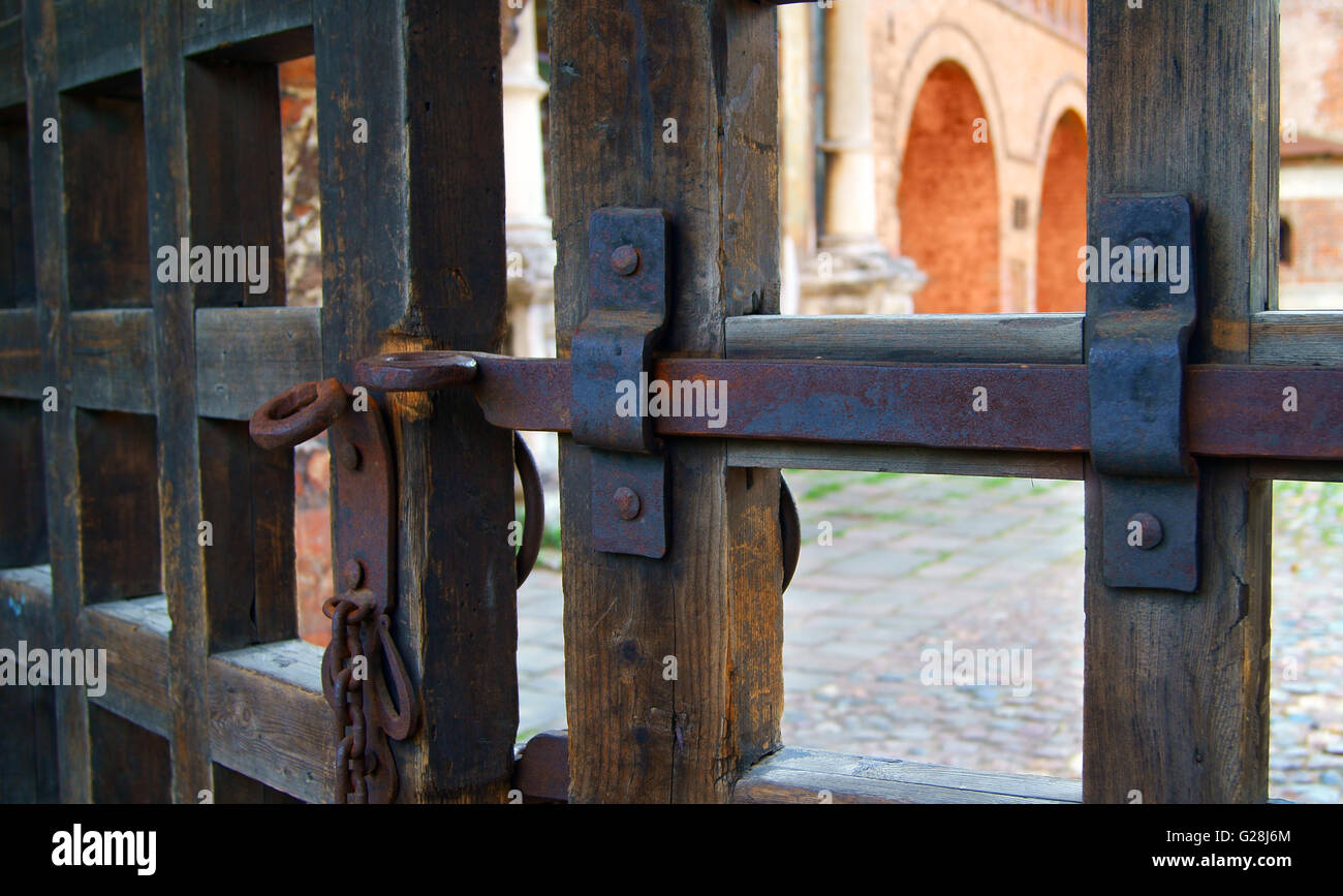 Iron lock hi-res stock photography and images - Alamy