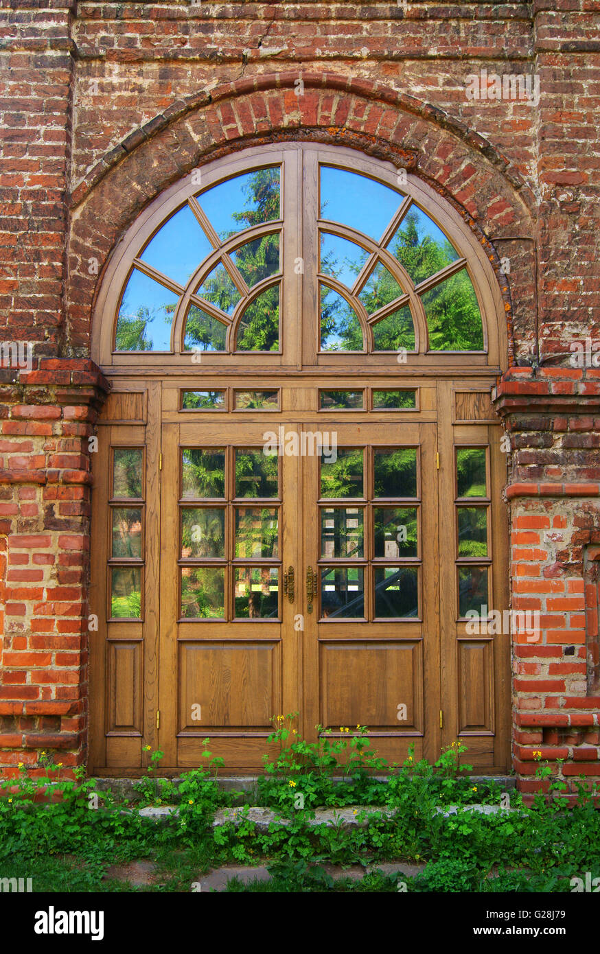 Turret door hi-res stock photography and images - Alamy