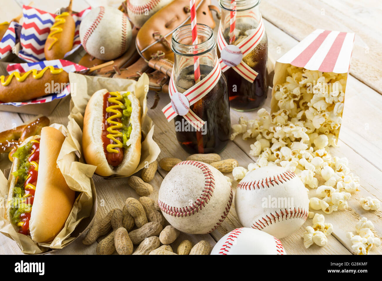 Baseball party food hi-res stock photography and images - Alamy