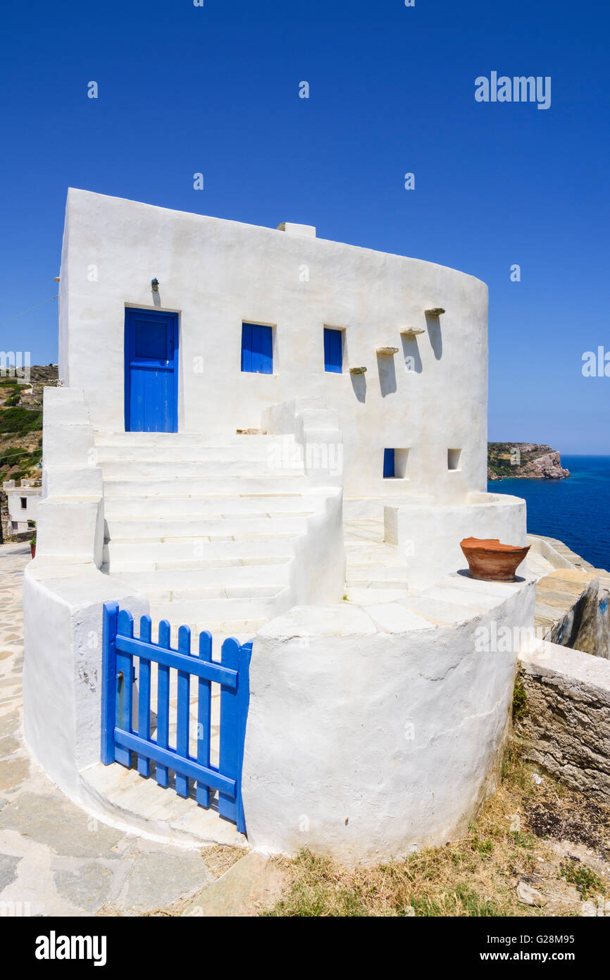 Whitewashed greek house design hi-res stock photography and images - Alamy