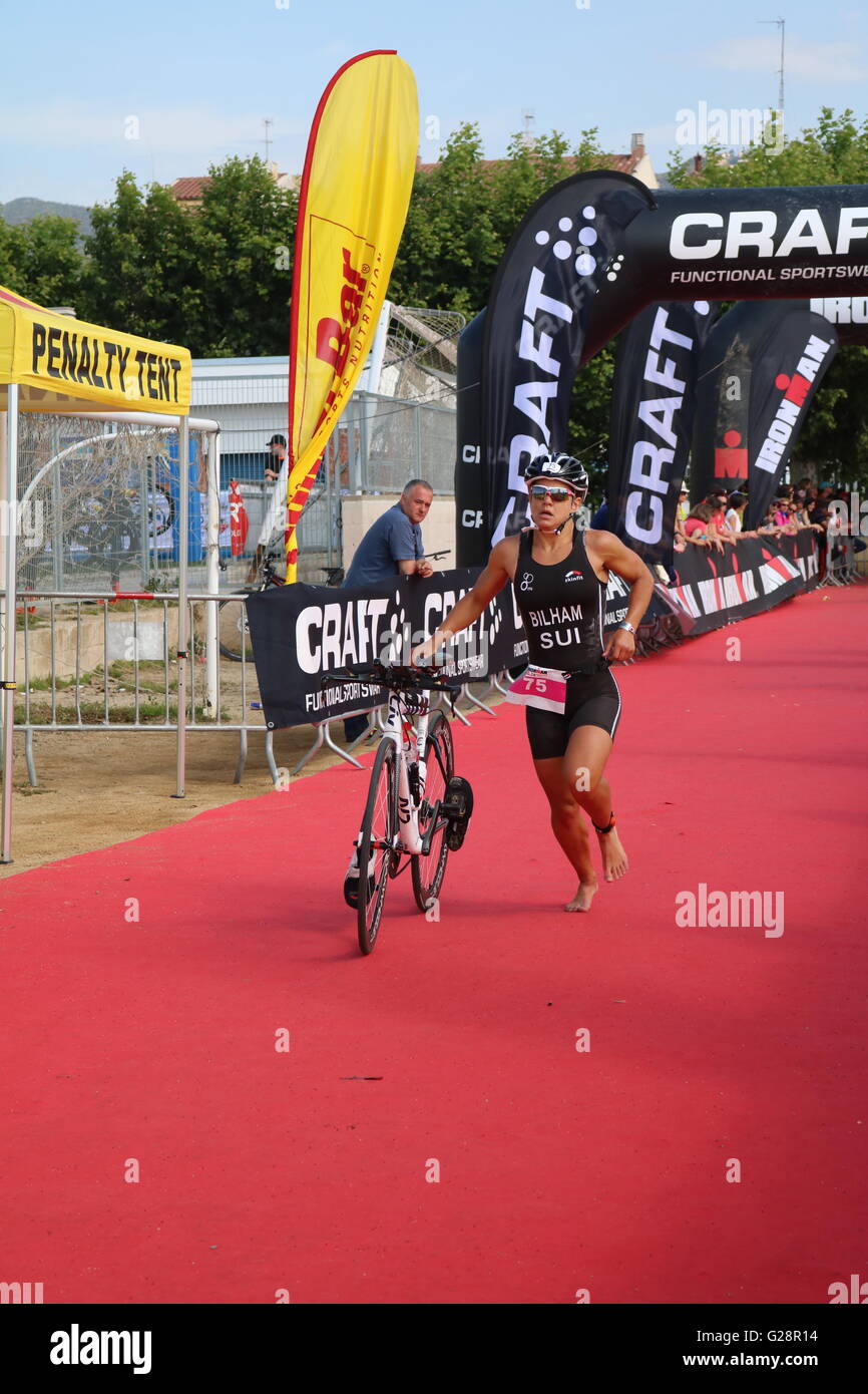 Emma Bilham, Switzerland triathlete, on her way to bike transition and ...