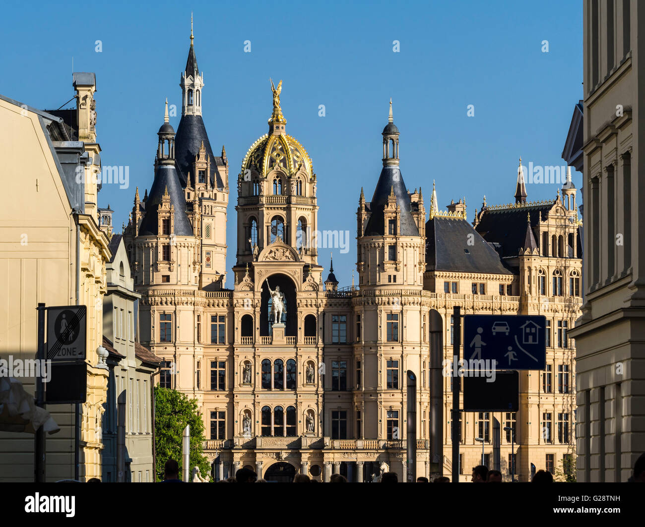 Schloss Schwerin Castle High Resolution Stock Photography and Images ...