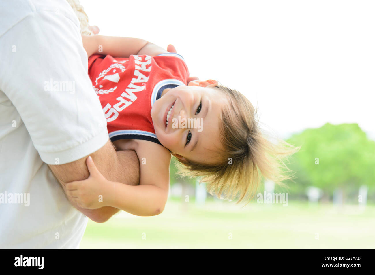 Dad lifting children hi-res stock photography and images - Alamy