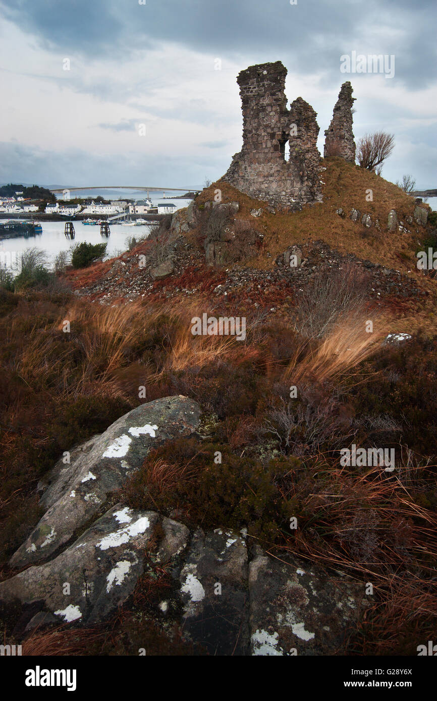 Kyleakin, Isle of Skye: Dunakin Castle Stock Photo - Alamy