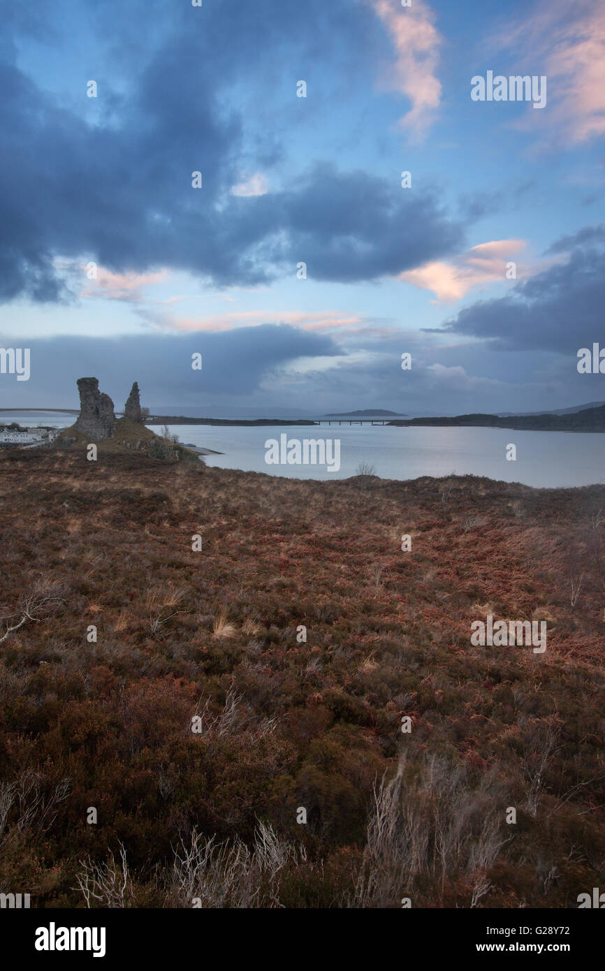 Kyleakin, Isle of Skye: Dunakin Castle at sunrise Stock Photo - Alamy