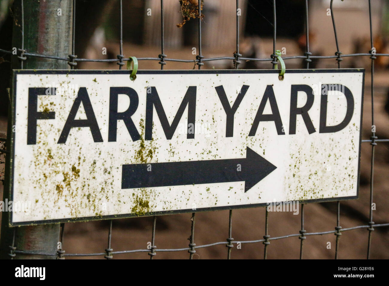 Farm yard sign hi-res stock photography and images - Alamy