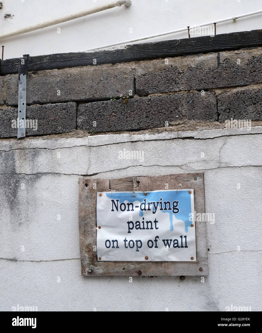 Wet paint warning sign hi-res stock photography and images - Alamy