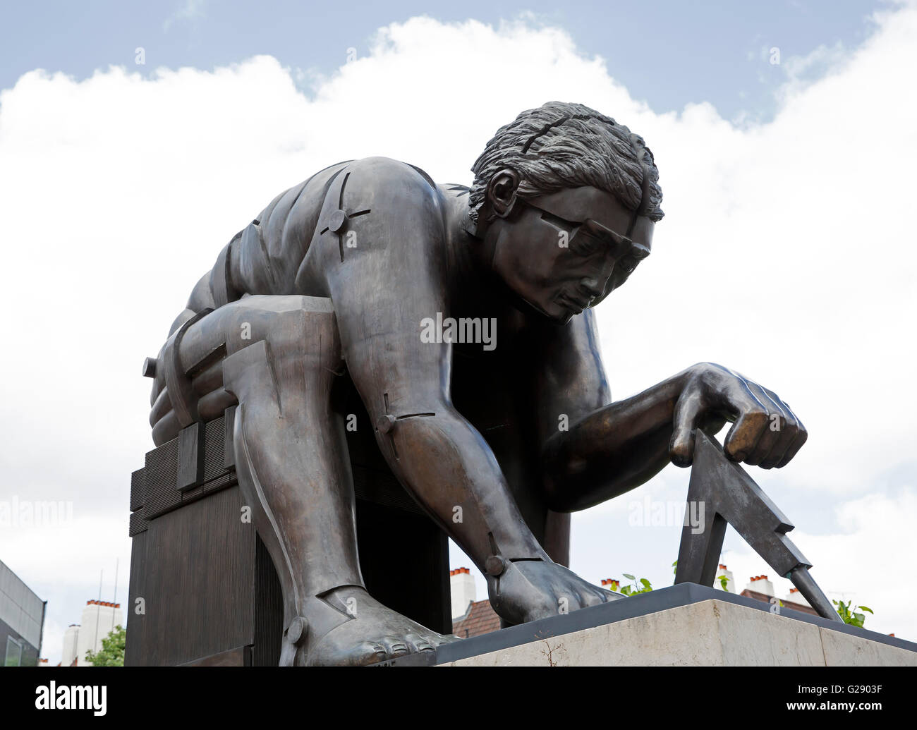 Isaac Newton Statue London High Resolution Stock Photography and Images ...