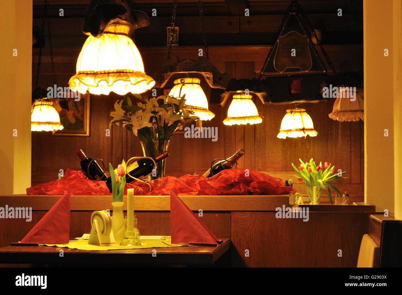 Interior design of old style restaurant Stock Photo - Alamy