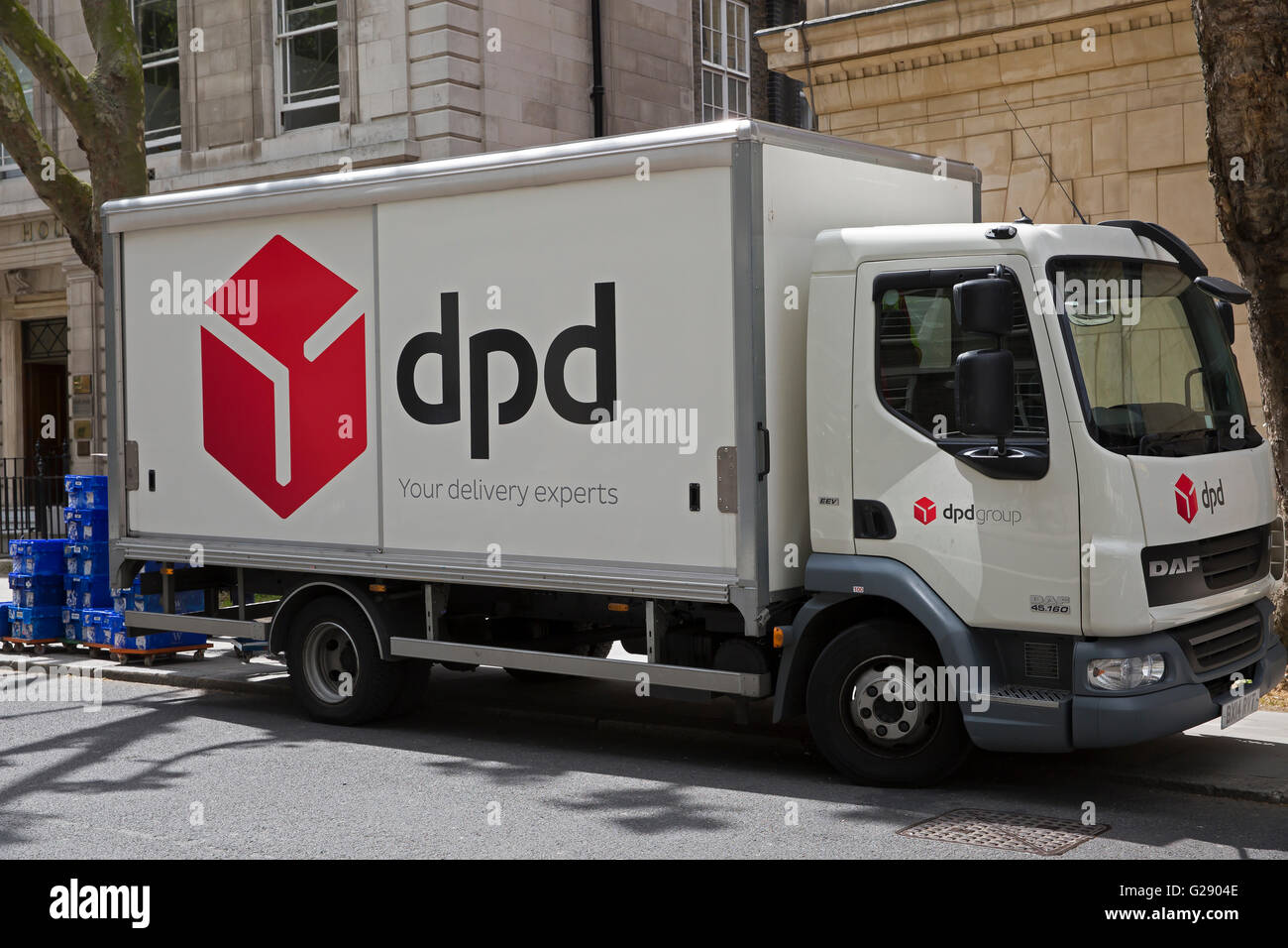 Dpd delivery lorry hi-res stock photography and images - Alamy
