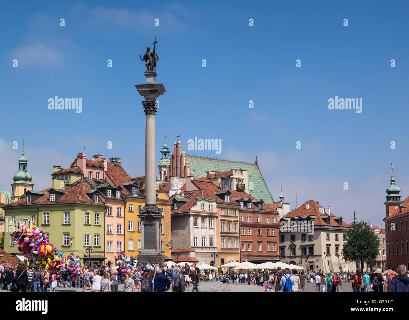 People in Warsaw's Old Town Stock Photo - Alamy