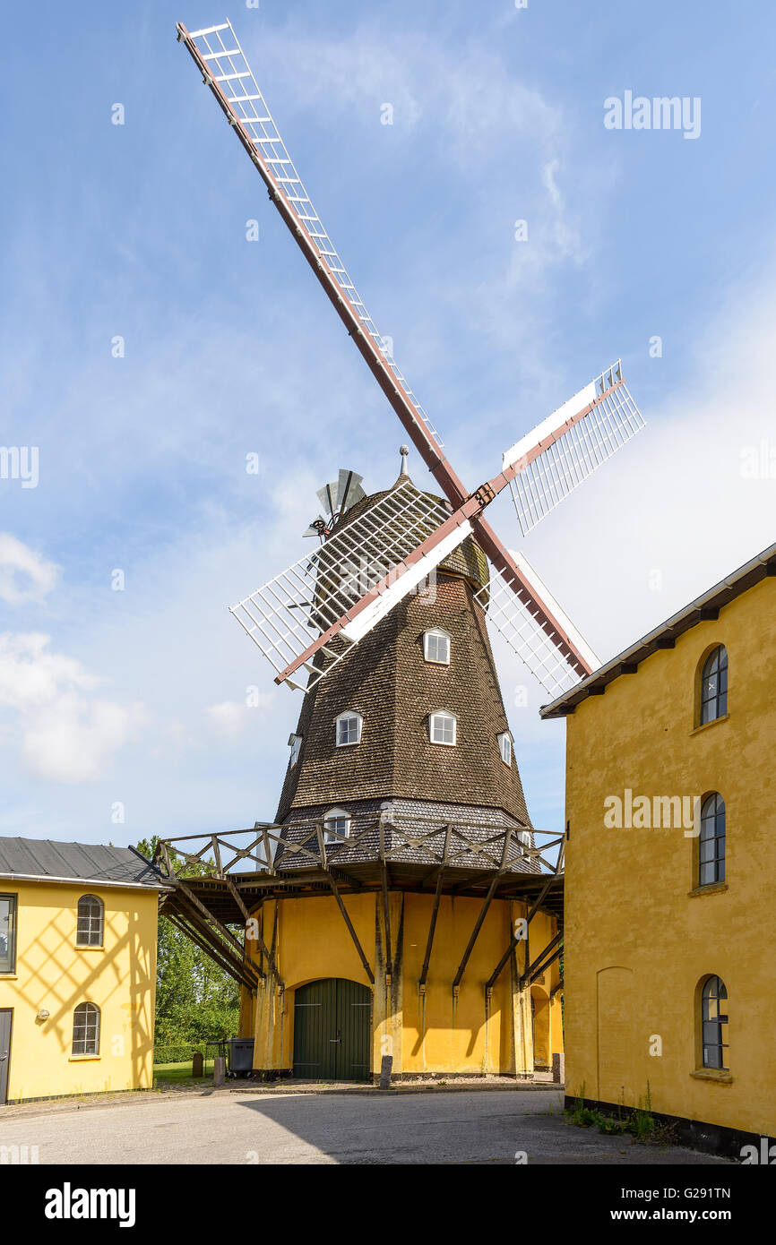 Windmill wheel wind rural hi-res stock photography and images - Alamy