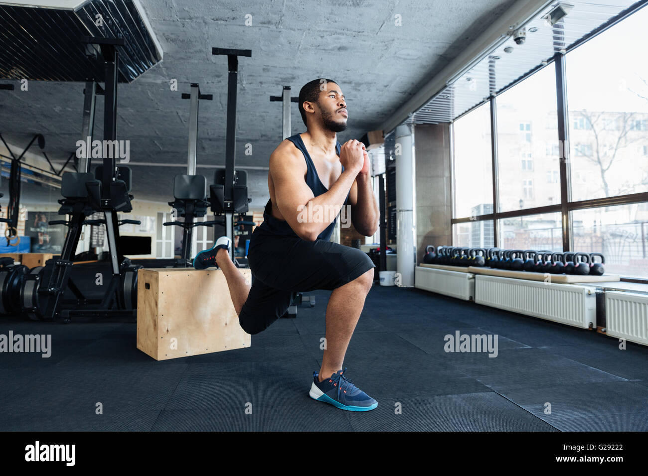 Exercise squat man bench hi-res stock photography and images - Alamy