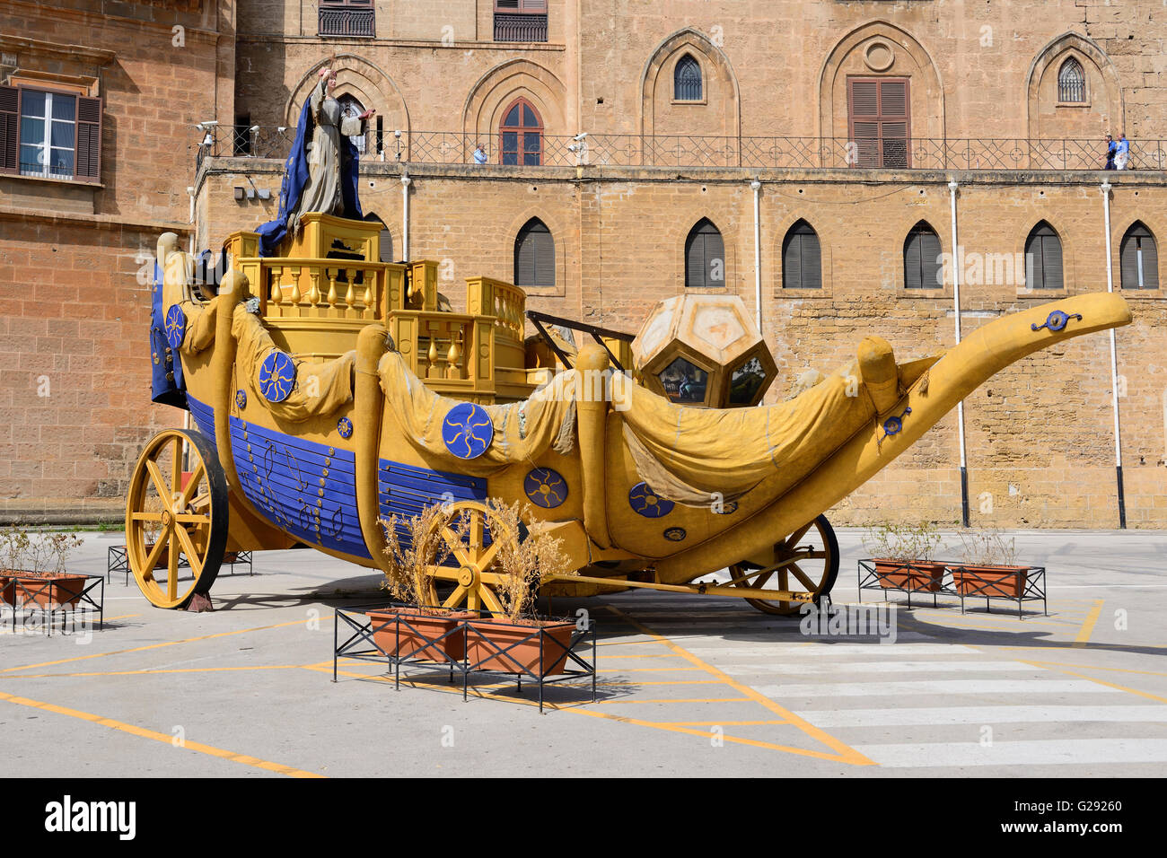 Festival cart of city patron, Santa Rosalia, in front of Palazzo dei ...