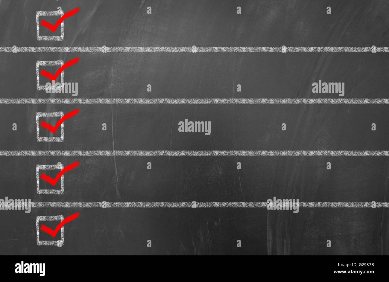 Empty checklist drawn with chalk on blackboard Stock Photo - Alamy