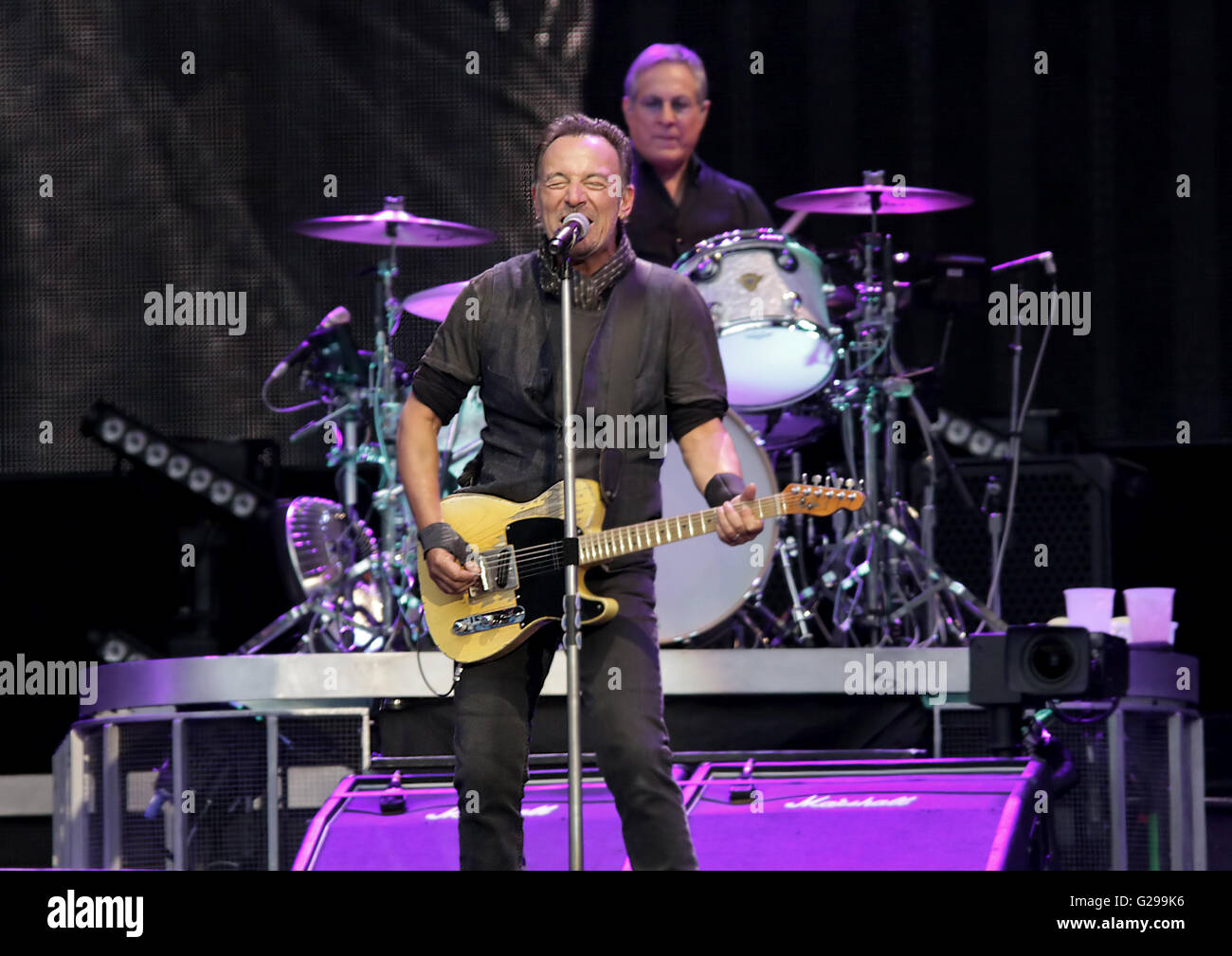 Manchester, UK. 25th May, 2016. Bruce Springsteen and the E Street Band ...