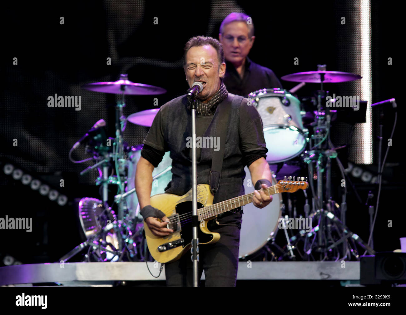 Manchester, UK. 25th May, 2016. Bruce Springsteen and the E Street Band ...