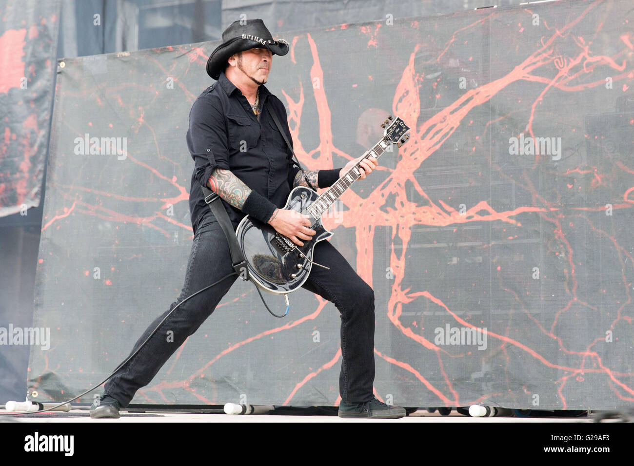 Columbus, Ohio, USA. 21st May, 2016. Guitarist TOM MAXWELL of Hellyeah ...