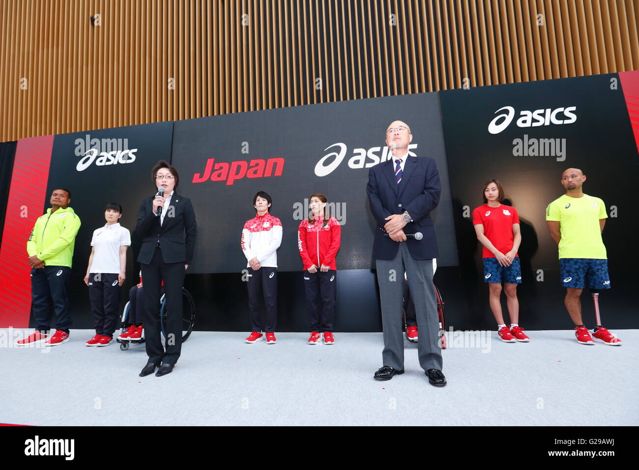 Tokyo, Japan. 26th May, 2016. (L-R) Lomano Lemeki, Yuki Tenma, Seiko ...